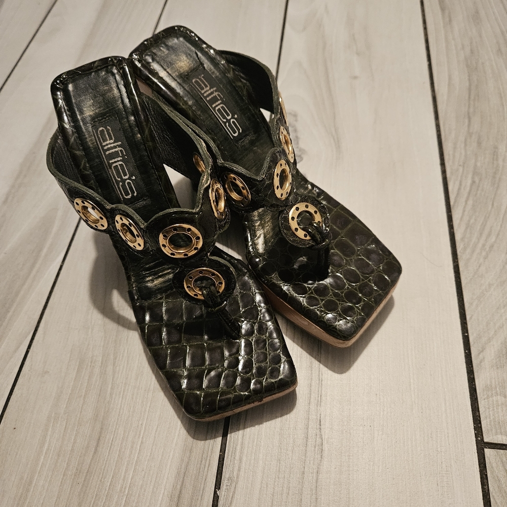 Unique Platform - Gem